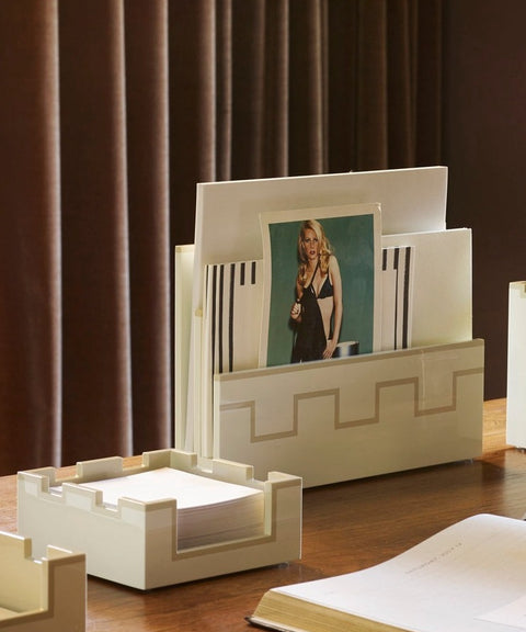 CASTELLO LETTER STAND – The Lacquer Company US